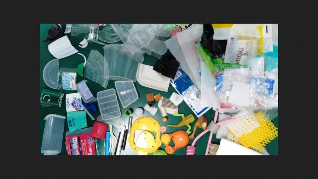 Chemists Recycle a Mix of Plastics - Dr. Moreau's Channel